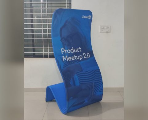 Premium Standee - EarcIn