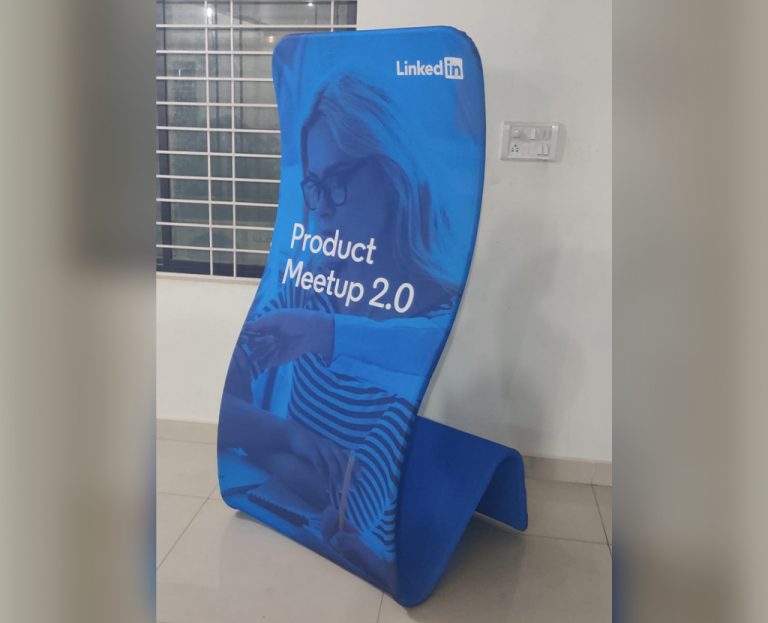 Premium Standee - EarcIn